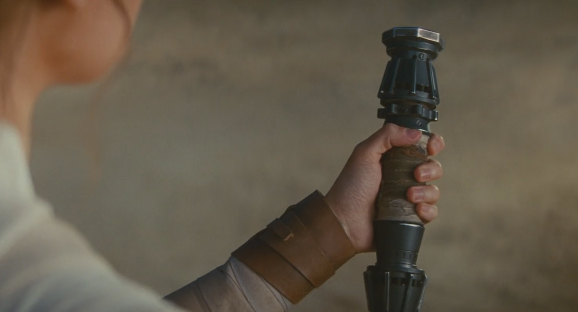 Star Wars: Vzestup Skywalkera odhalil žlutý světelný meč Rey příliš pozdě
